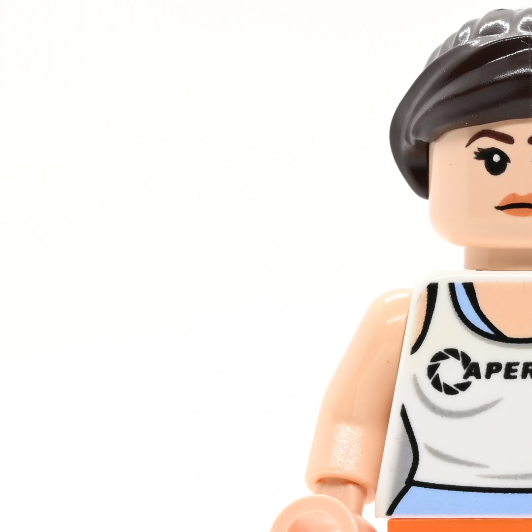 Chell - | Lego Minifigures | lego.minifigures.world